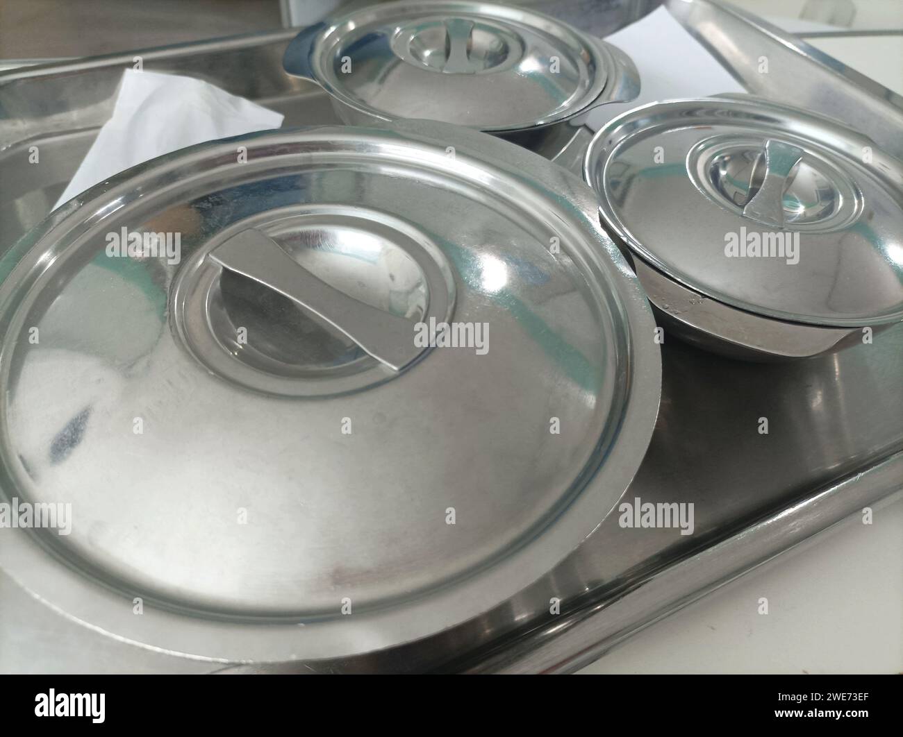 Measuring containers in hospitals Stock Photo - Alamy