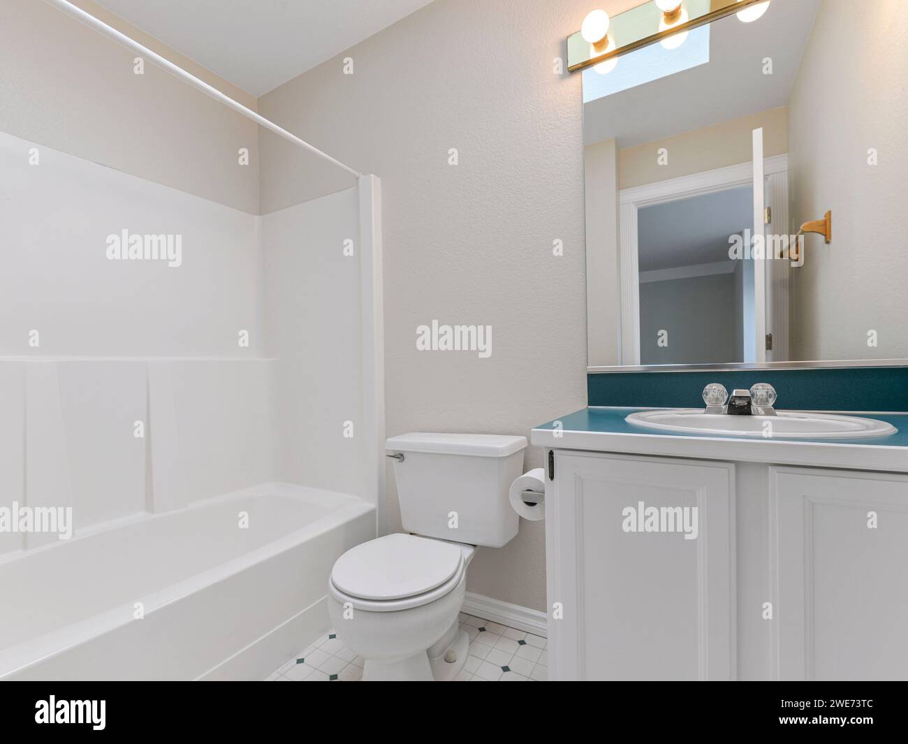 Modern residential bathroom interior Stock Photo - Alamy