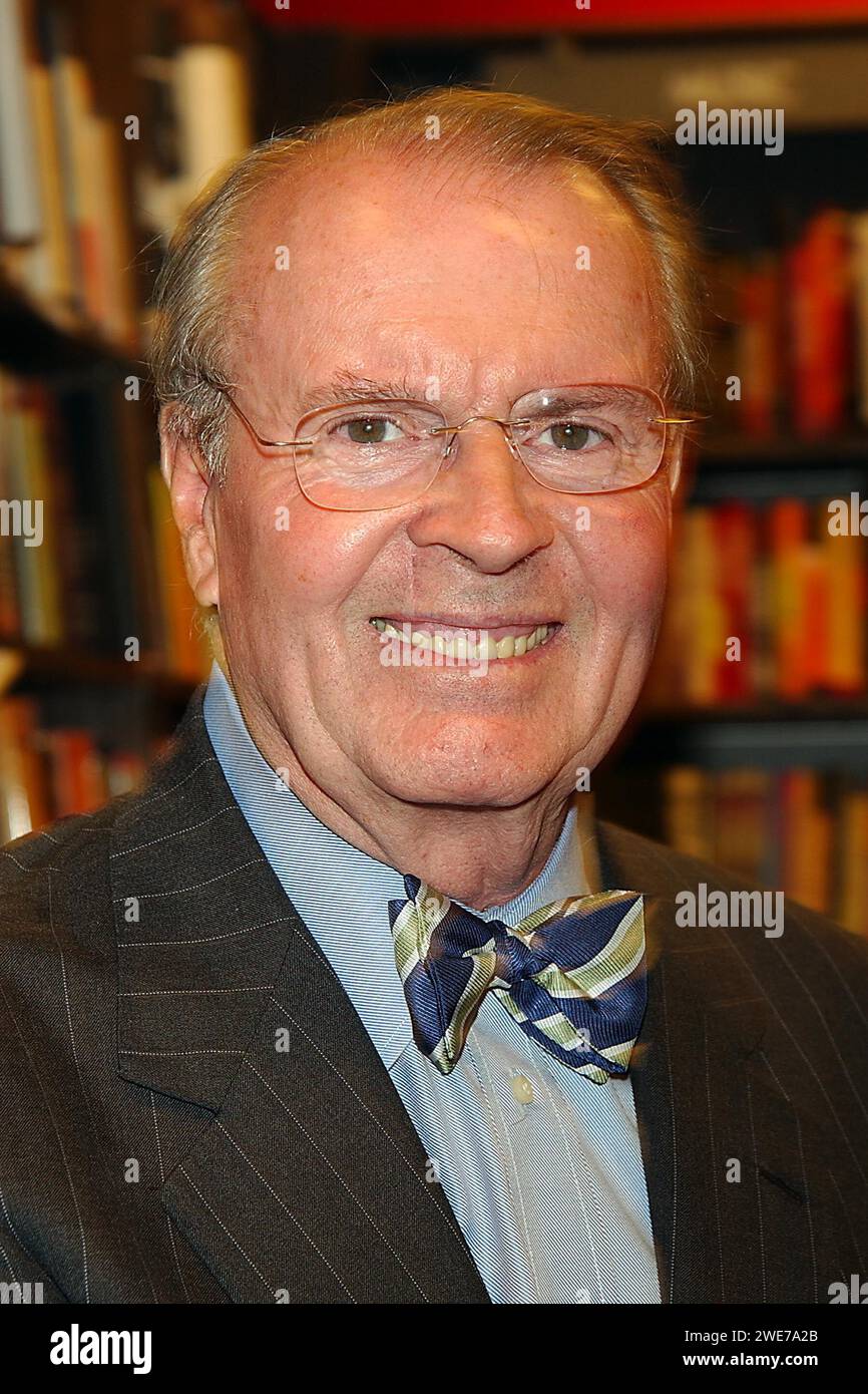 New York, New York, USA. 23rd Jan, 2024. CBS anchor CHARLES OSGOOD book signing for his memoir ...