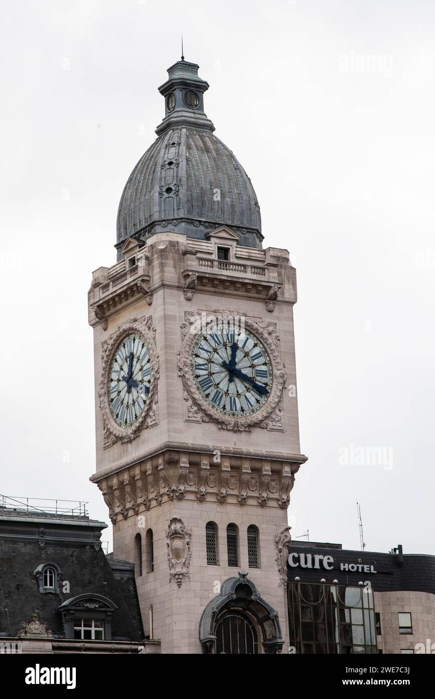 Gare de Lyon clock tower Paris France Stock Photo - Alamy