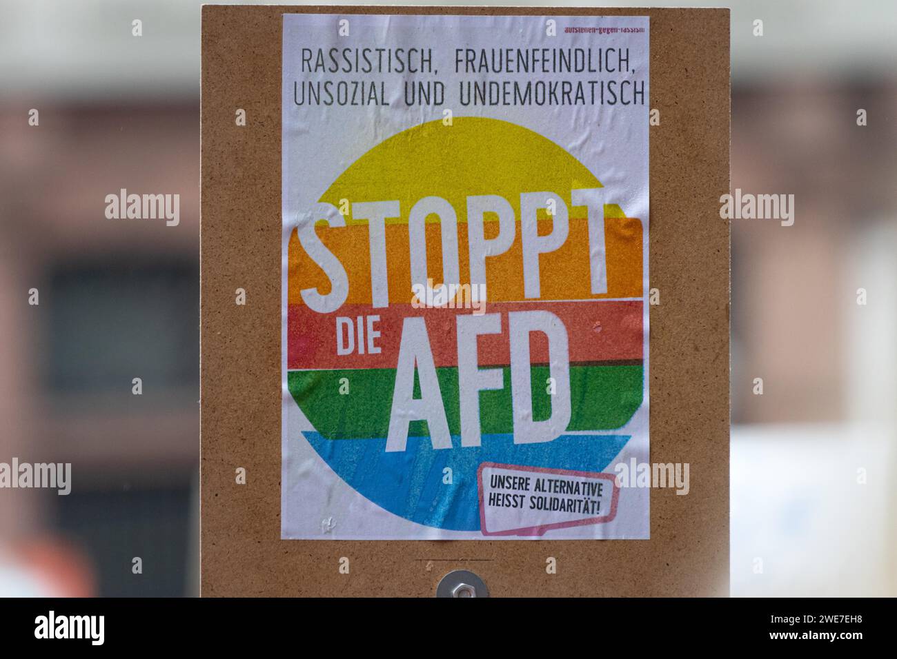 Around 20, 000 people gathered on the Roemerberg in Frankfurt am Main ...