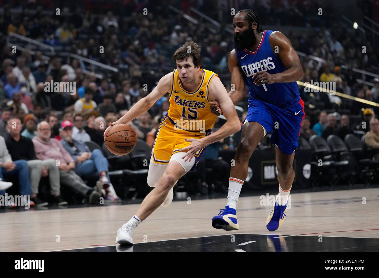 Los Angeles Lakers guard Austin Reaves (15) controls the ball against ...