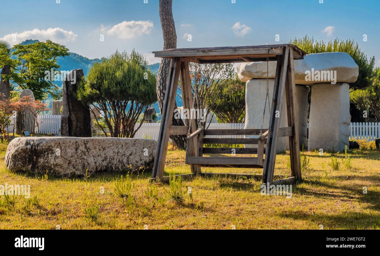 Giant rocking stone hi-res stock photography and images - Alamy