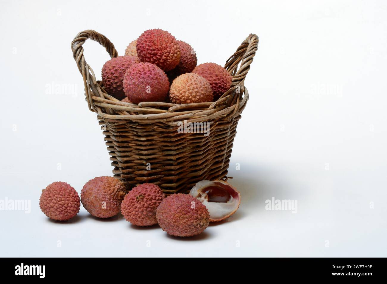 Lychee, lychees in baskets Stock Photo - Alamy