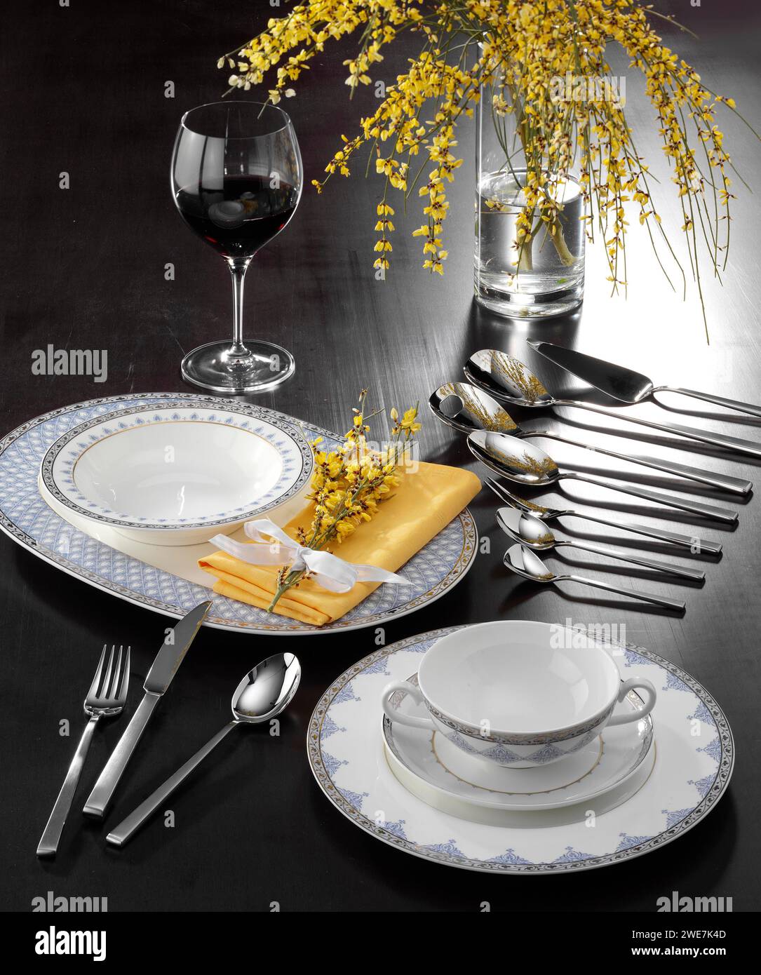 Table glass plate hi-res stock photography and images - Alamy