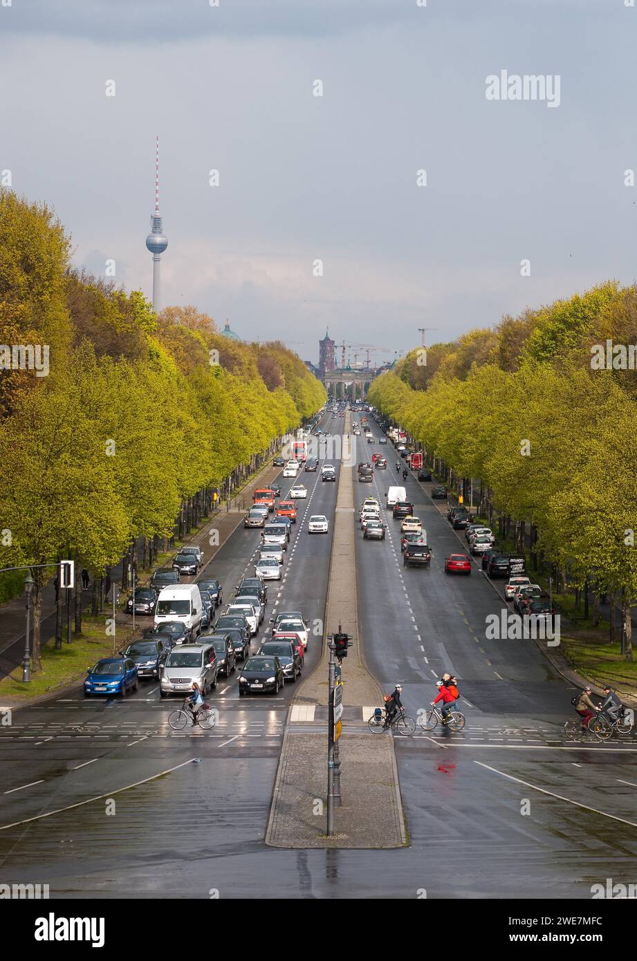 View of busy Berliner Strasse, Strasse des 17. Juni, federal roads B 2 ...