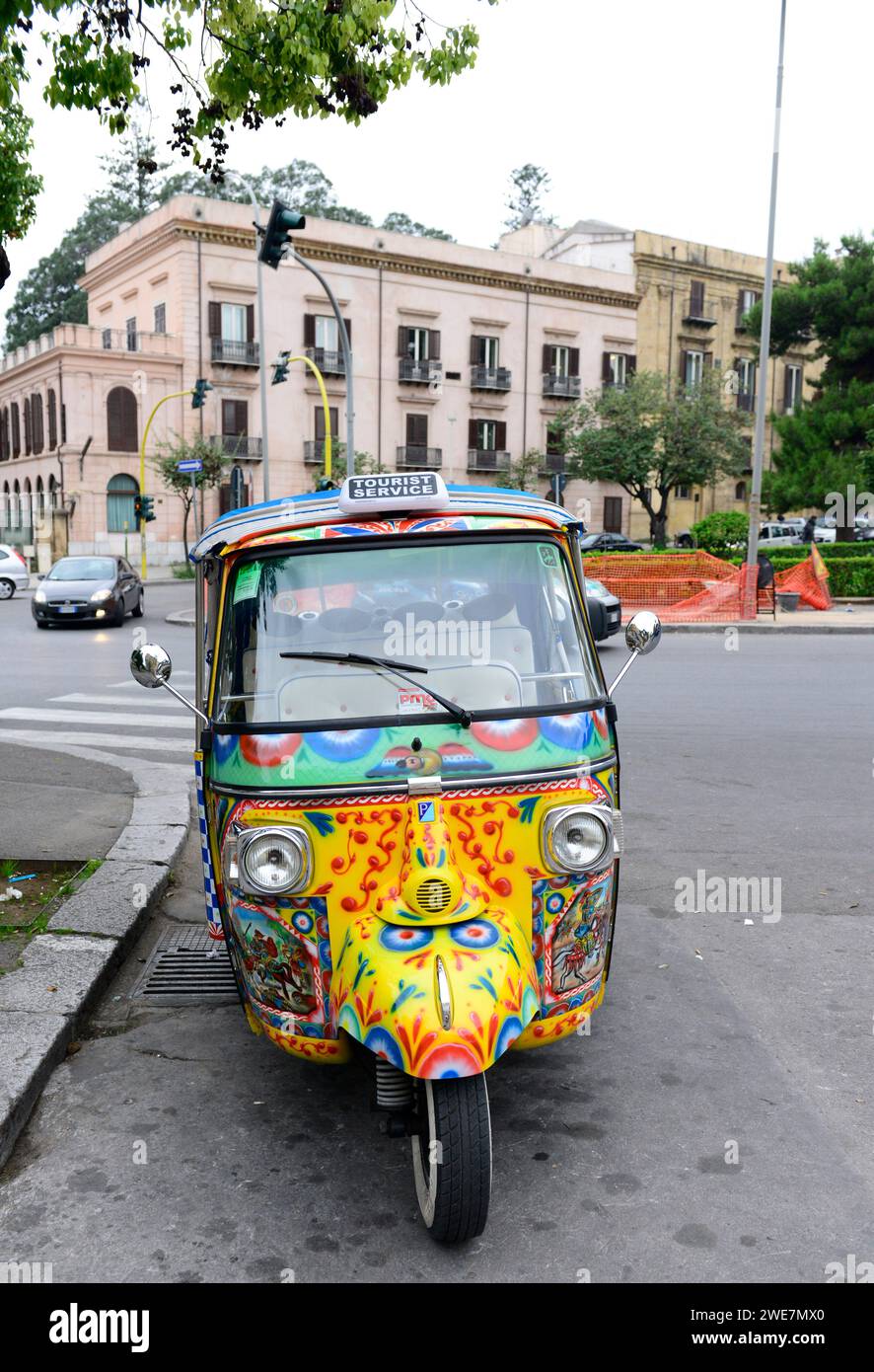 Italian three wheeler hi-res stock photography and images - Alamy