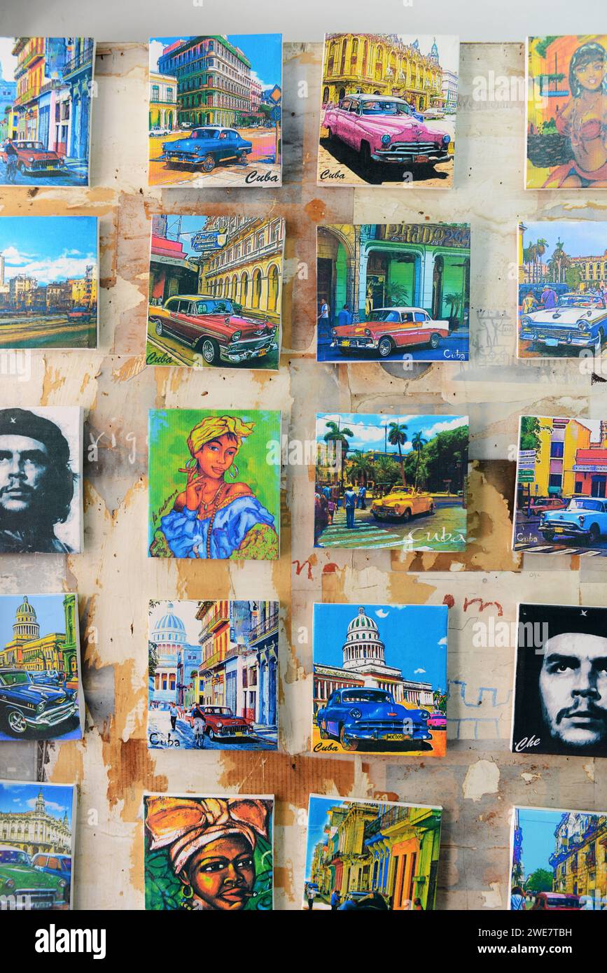 Colorful magnets displayed souvenir hi-res stock photography and images ...