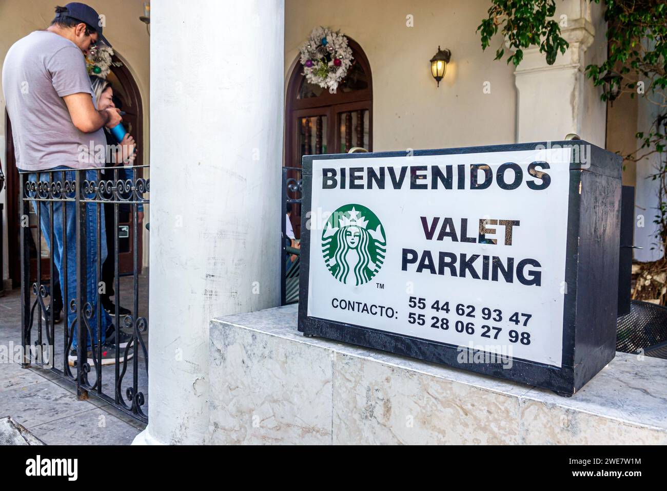 Two 2 multiple languages hi-res stock photography and images - Alamy