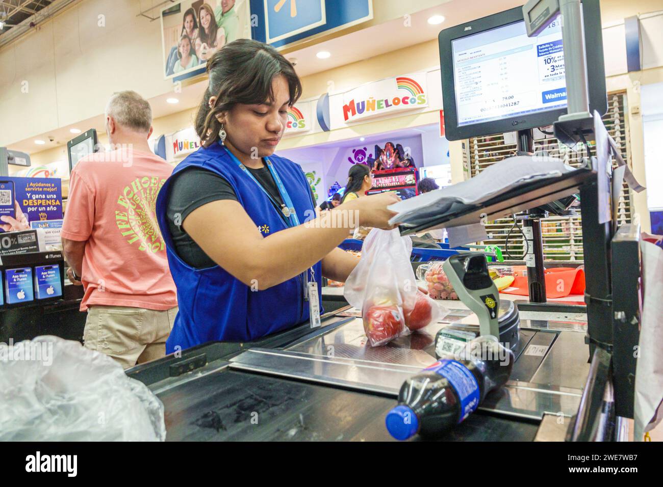 Scanning pricing purchases hi-res stock photography and images - Alamy