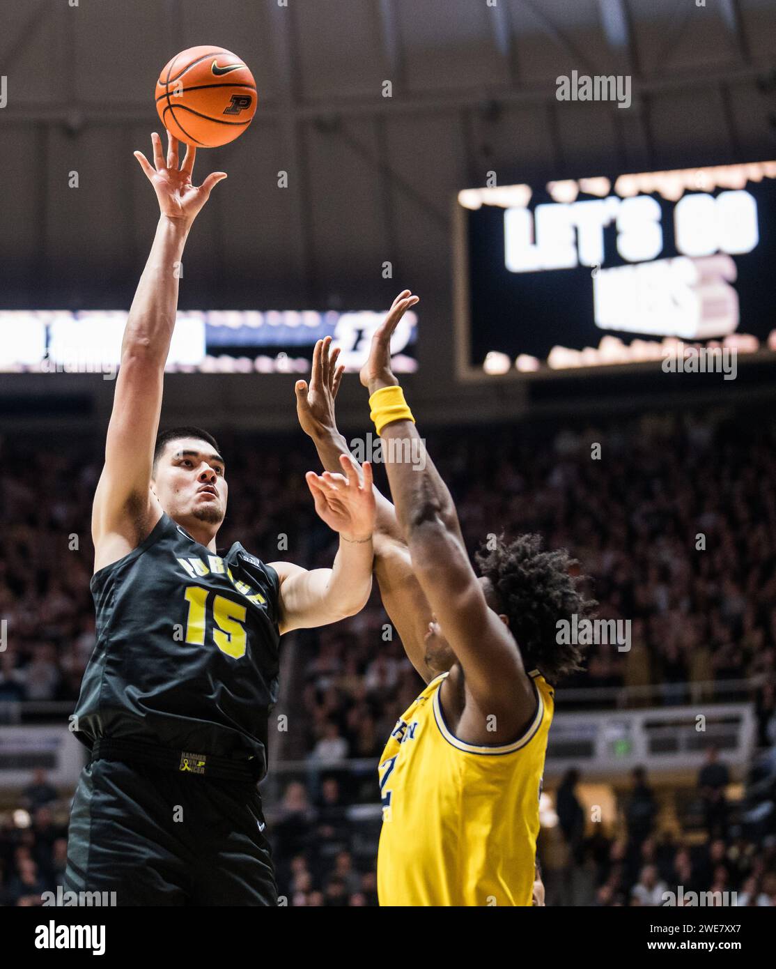 Zach edey indiana hi-res stock photography and images - Alamy