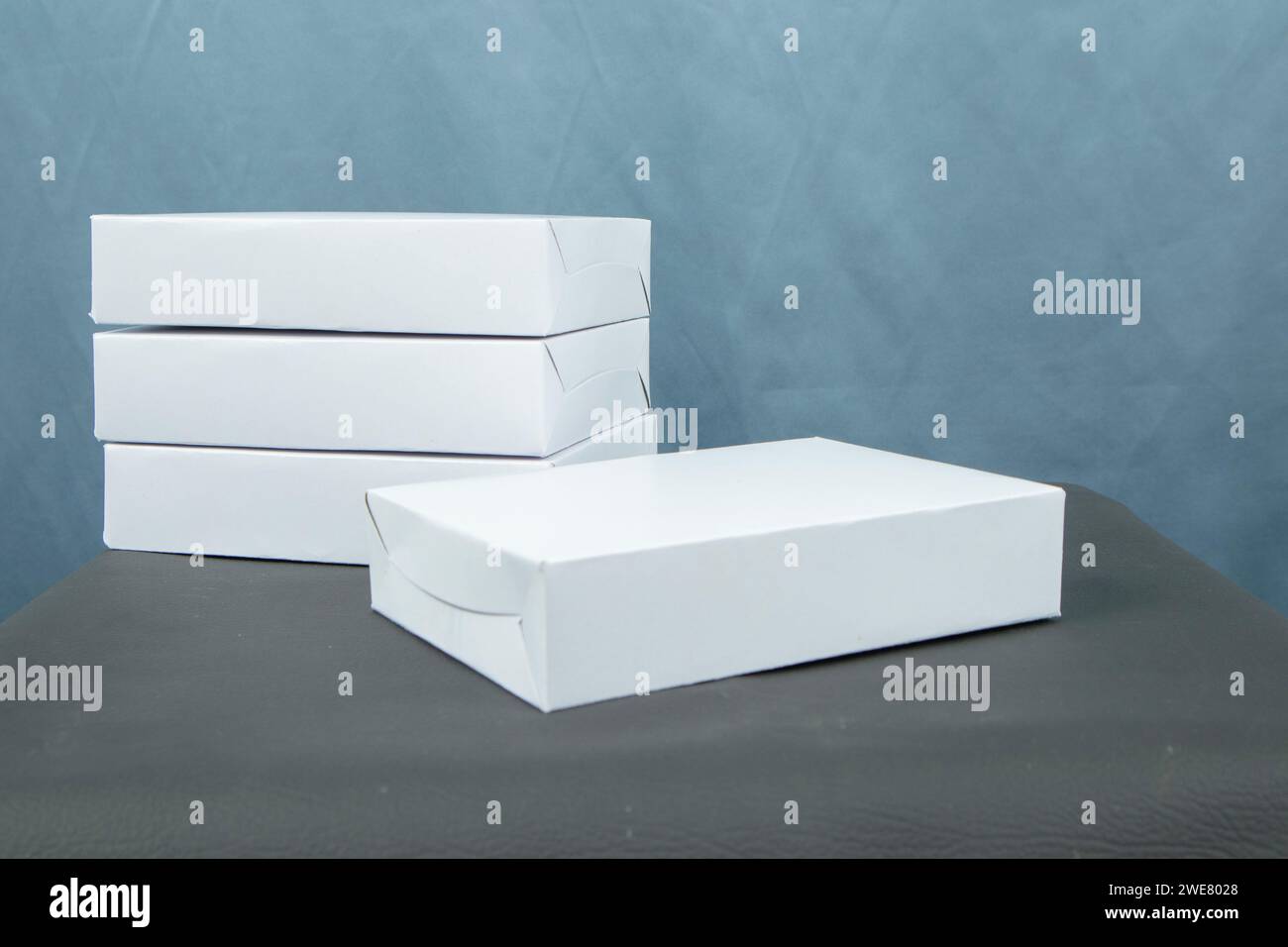 Dark warehouse boxes hi-res stock photography and images - Alamy