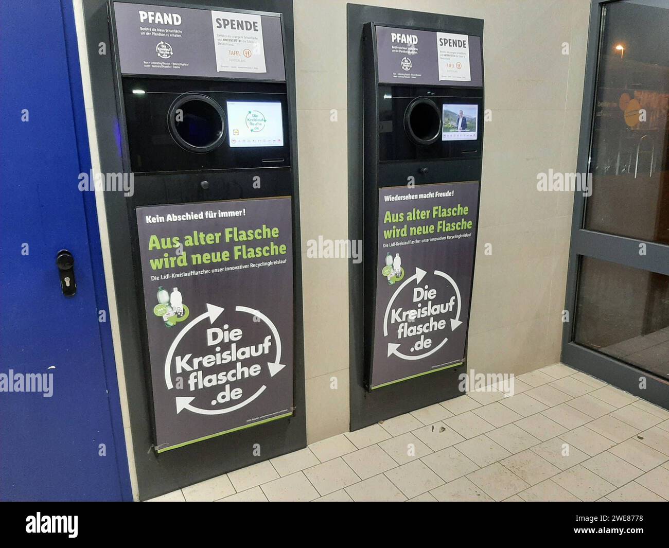 Pfand machine hi-res stock photography and images - Alamy