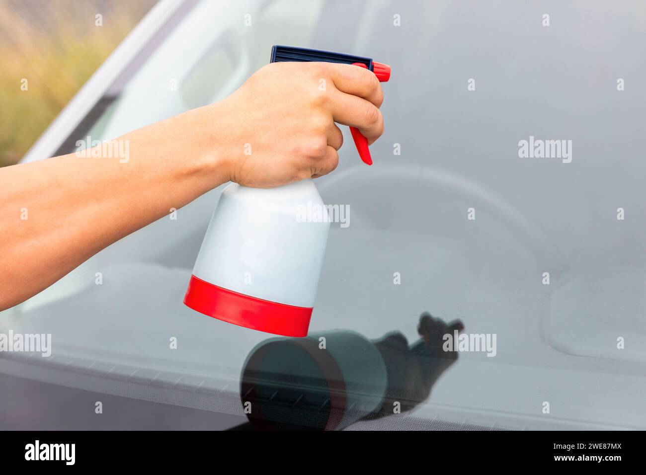 Apply a cleaning solution hi-res stock photography and images - Alamy
