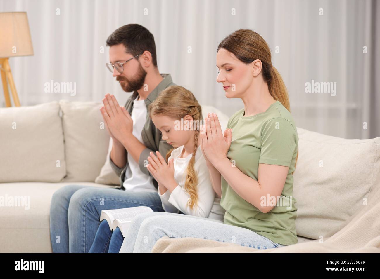 Girl praying jesus hi-res stock photography and images - Alamy