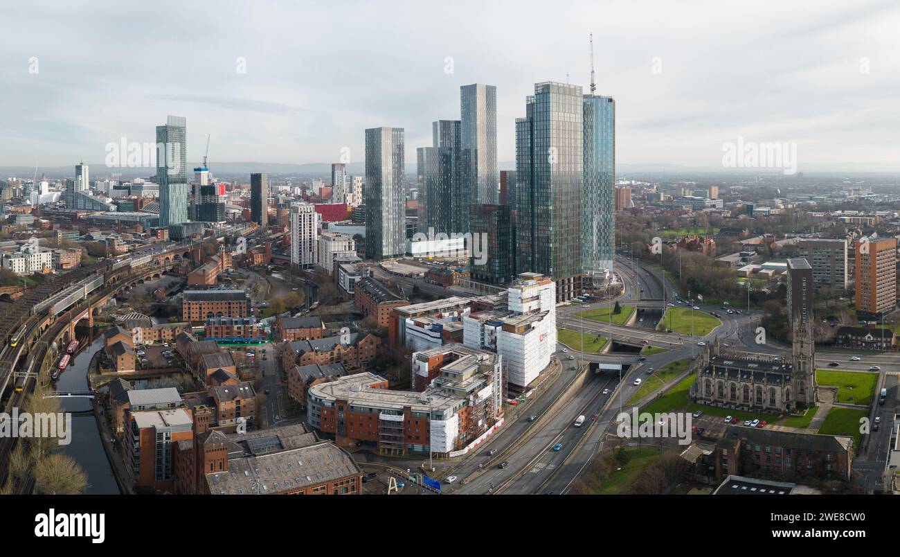 Skyscraper city tower manchester hi-res stock photography and images ...