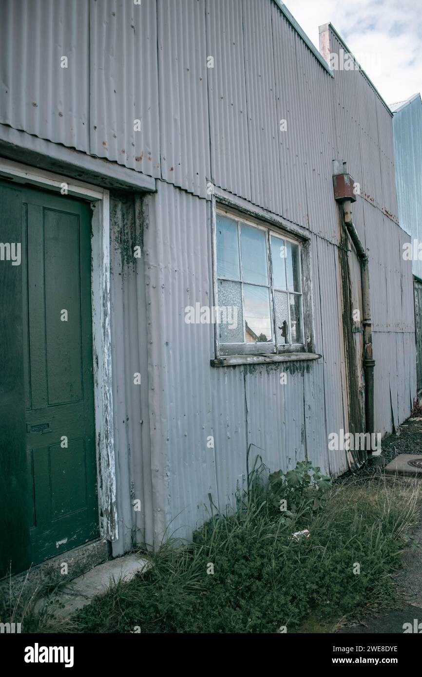 Broken down building hi-res stock photography and images - Alamy