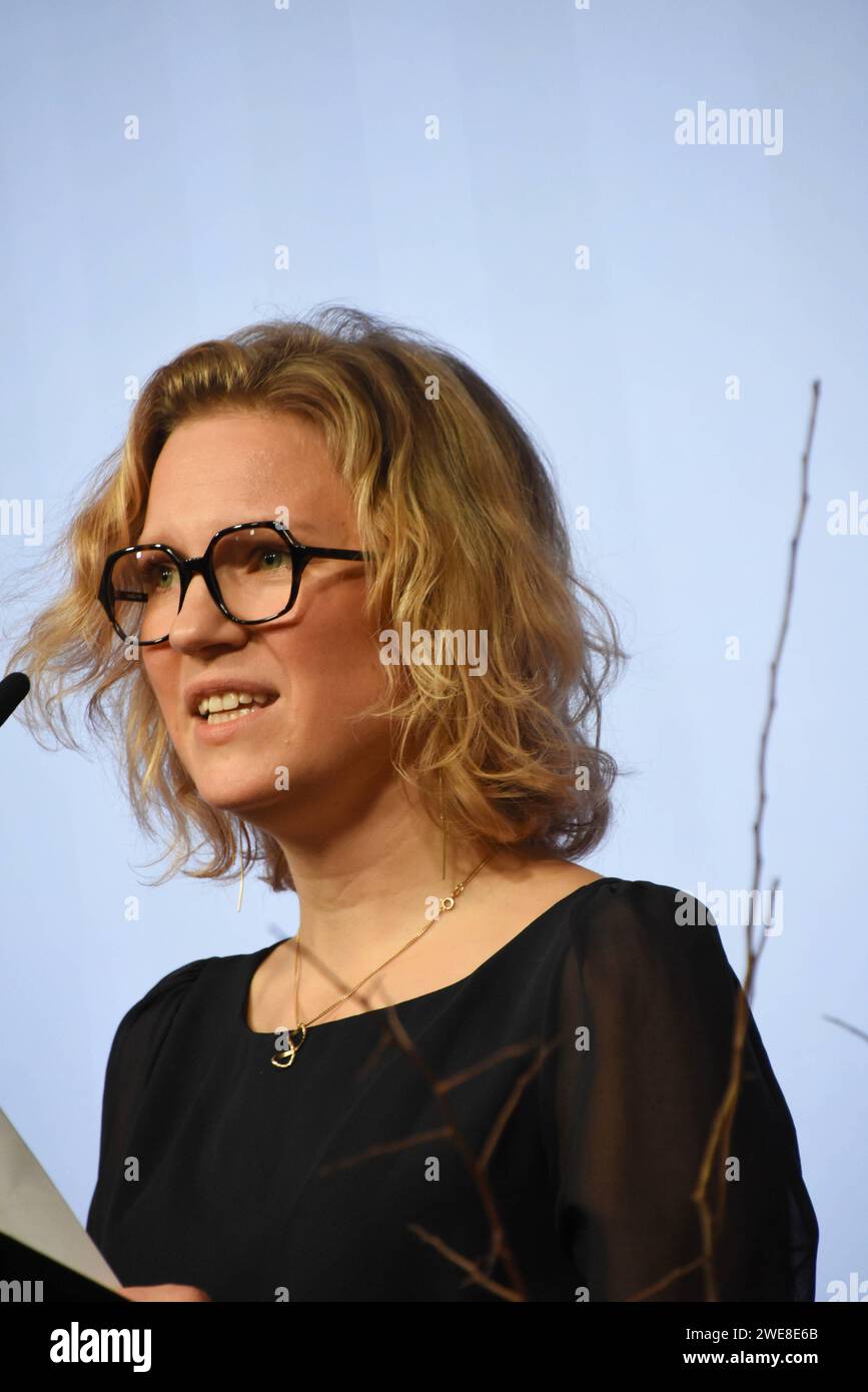 Lisa-Kathrin Foerster Laudatorin von Katja Huber Schriftstellerin Ernst ...