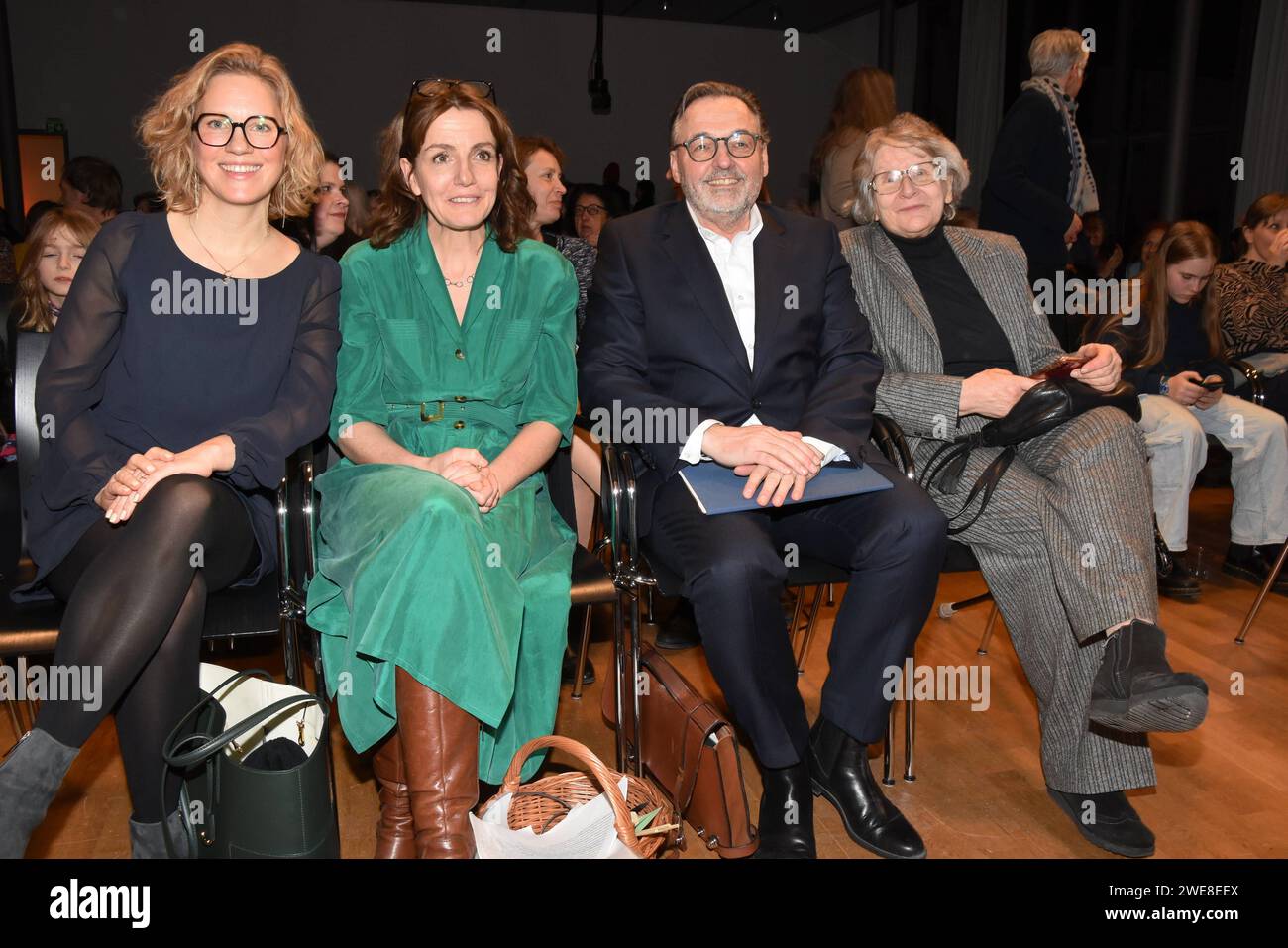 Lisa-Kathrin Foerster Laudatorin von Katja Huber Schriftstellerin Ernst ...