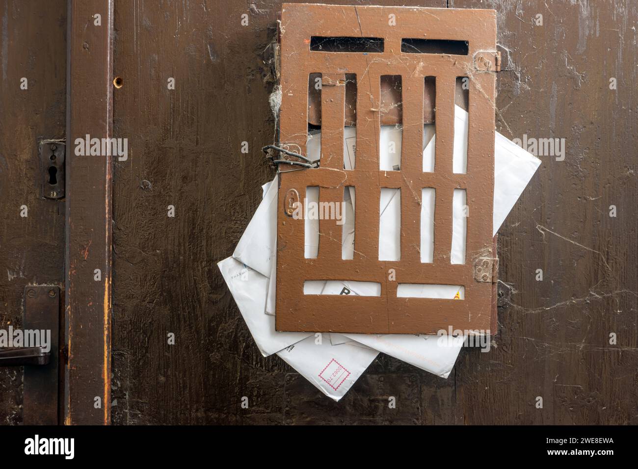 Full door hi-res stock photography and images - Alamy