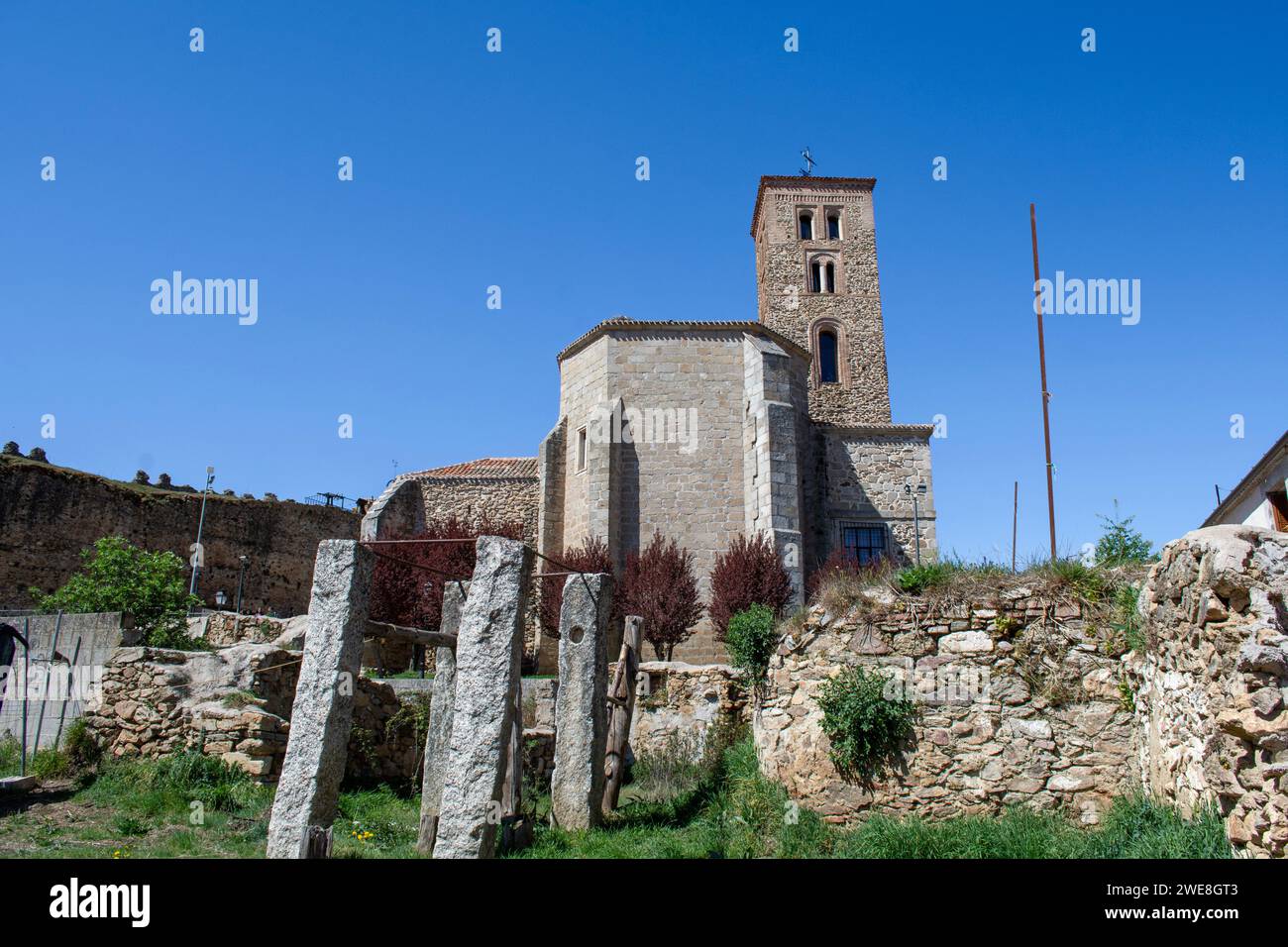 Arquitectura medieval religiosa hi-res stock photography and images - Alamy
