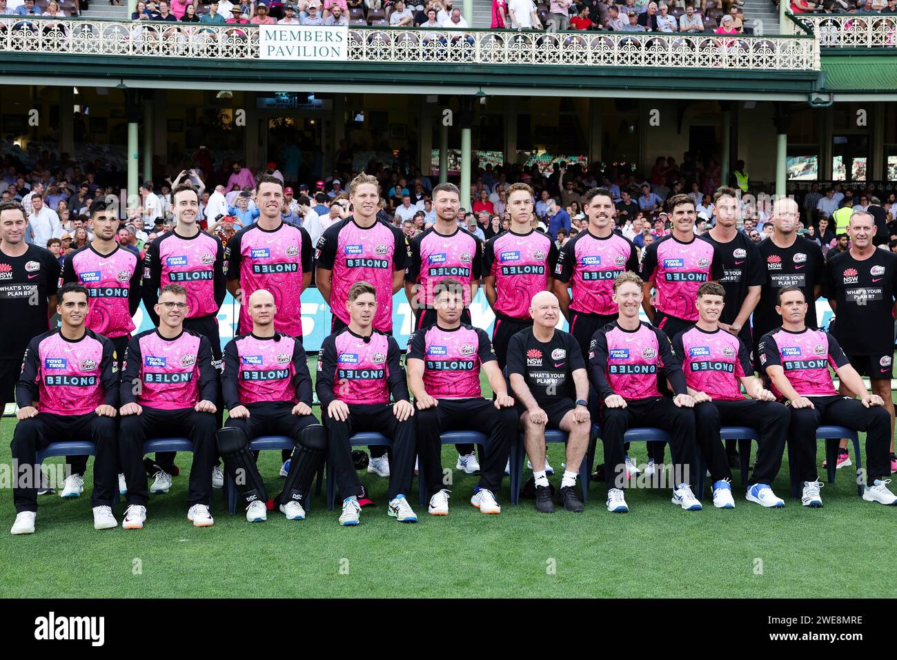 SYDNEY, AUSTRALIA - JANUARY 24: Sydney Sixers team photo in front of ...