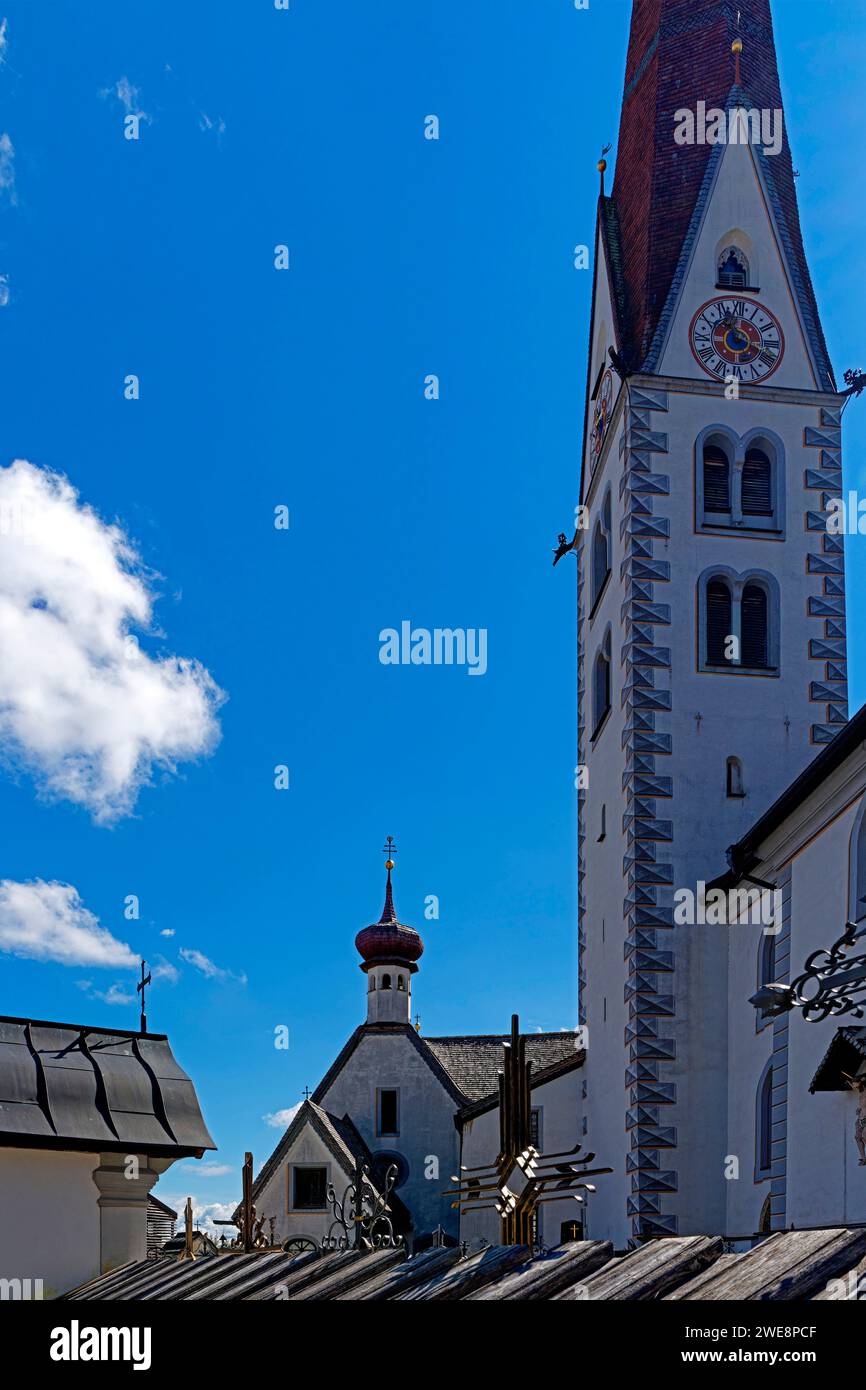 Pfarrkirche Heiliger Johannes der Täufer Stock Photo - Alamy