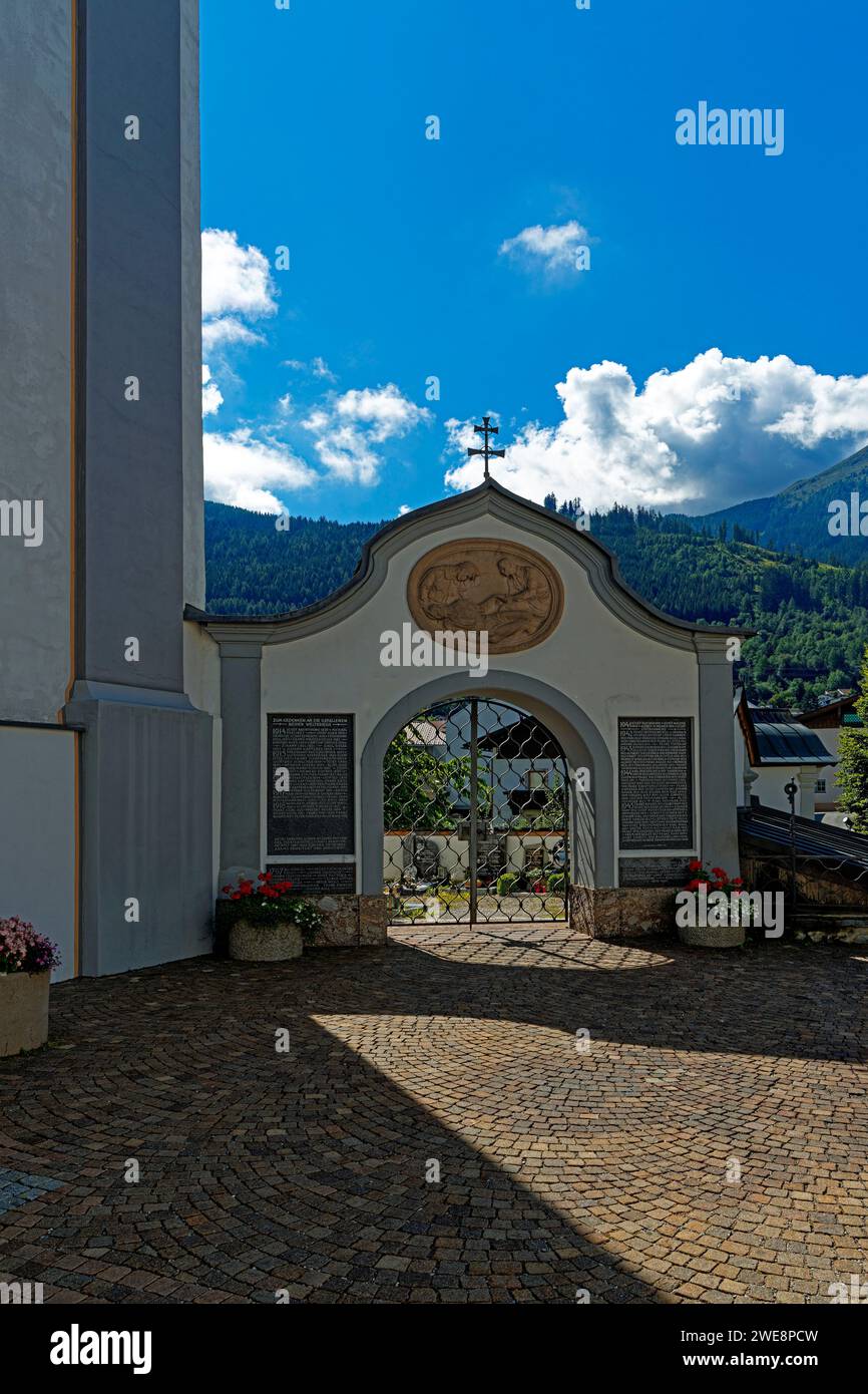 Pfarrkirche Heiliger Johannes der Täufer Stock Photo - Alamy
