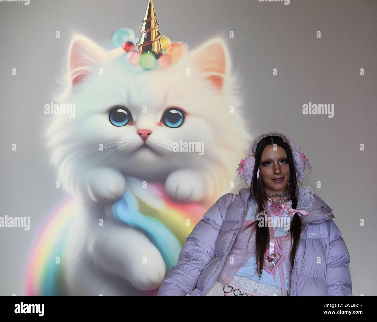 Artist fifi doll hi-res stock photography and images - Alamy