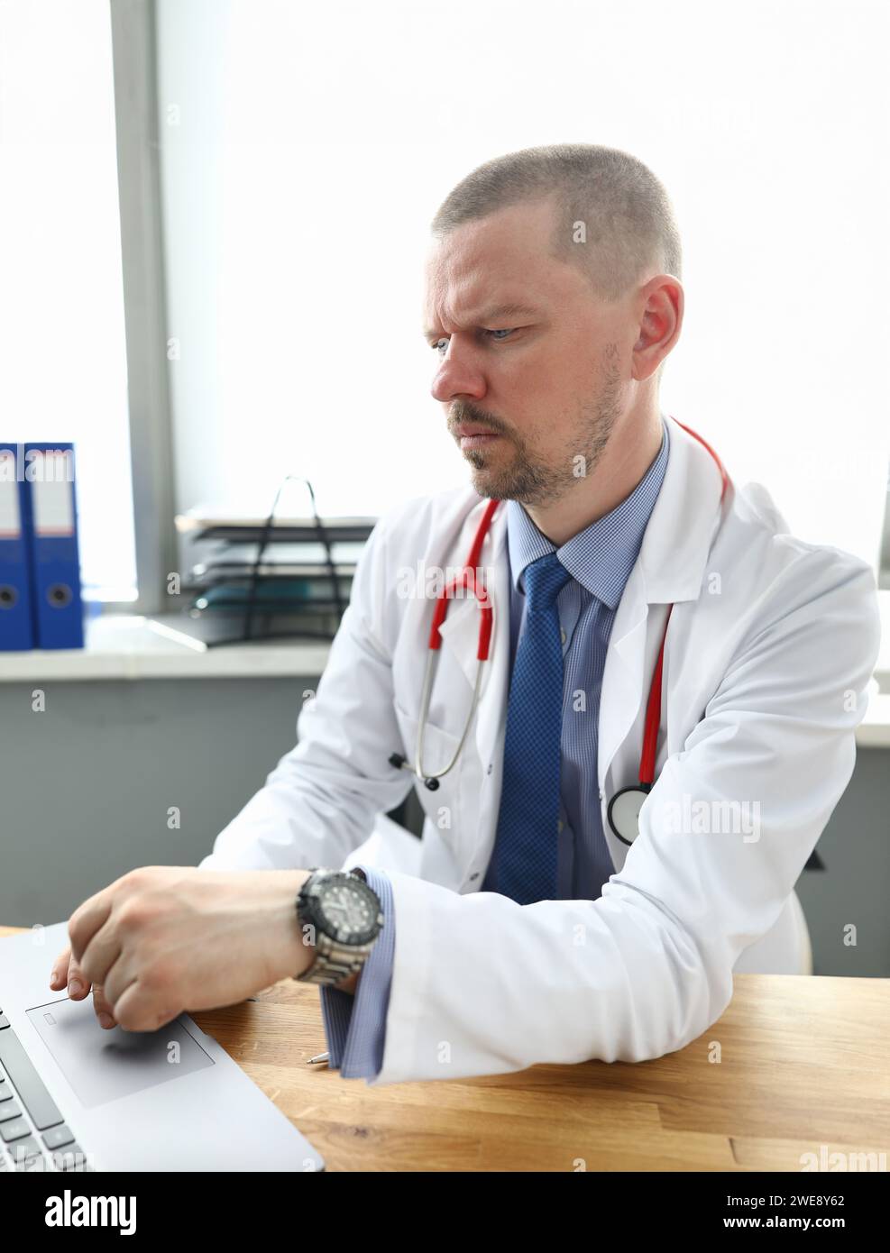 Doctor works table in hi-res stock photography and images - Alamy