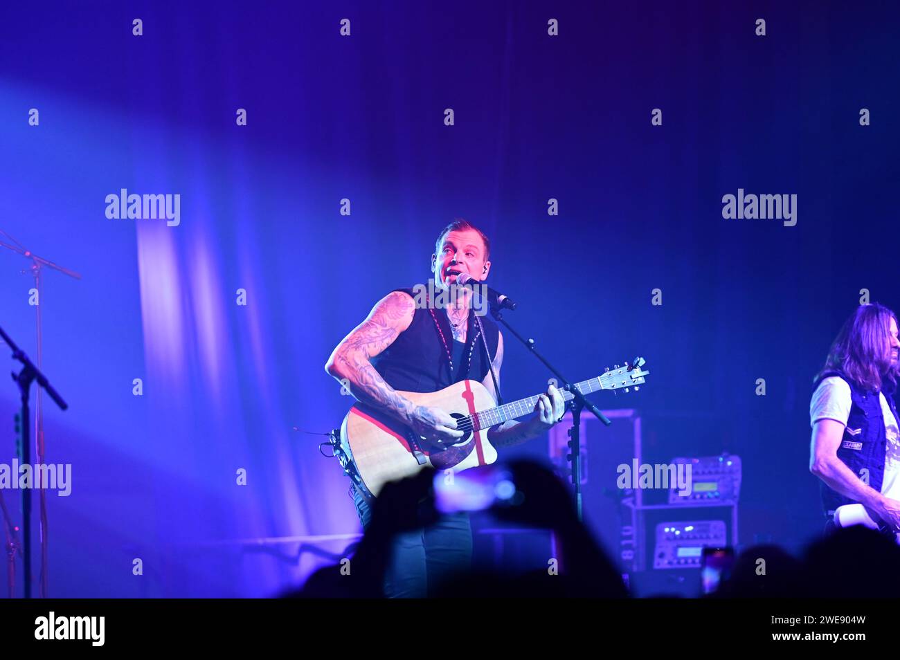 Frei.Wild Frontmann Philipp Burger bei einem Live-Auftritt in der Messe ...