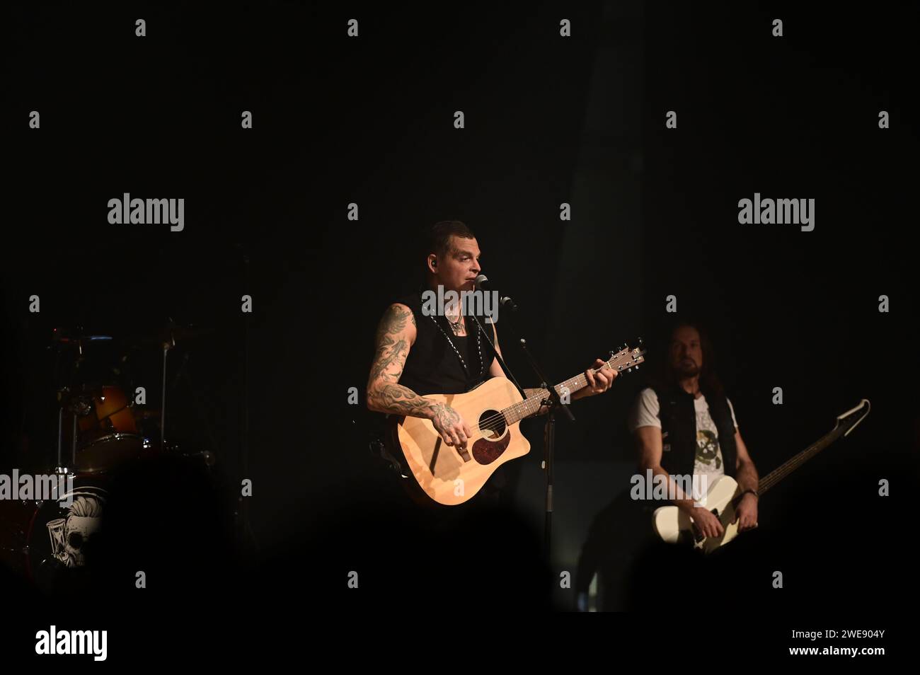 Frei.Wild Frontmann Philipp Burger bei einem Live-Auftritt in der Messe ...