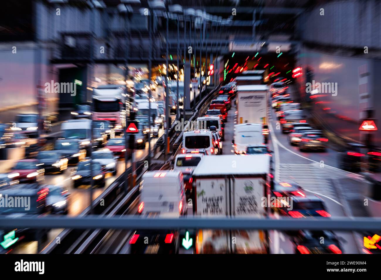 Munich, Germany. 24th Jan, 2024. Heavy traffic on the central ring road ...