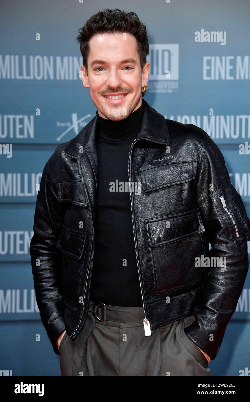 Nico Stank bei der Premiere des Kinofilms Eine Million Minuten im Zoo ...