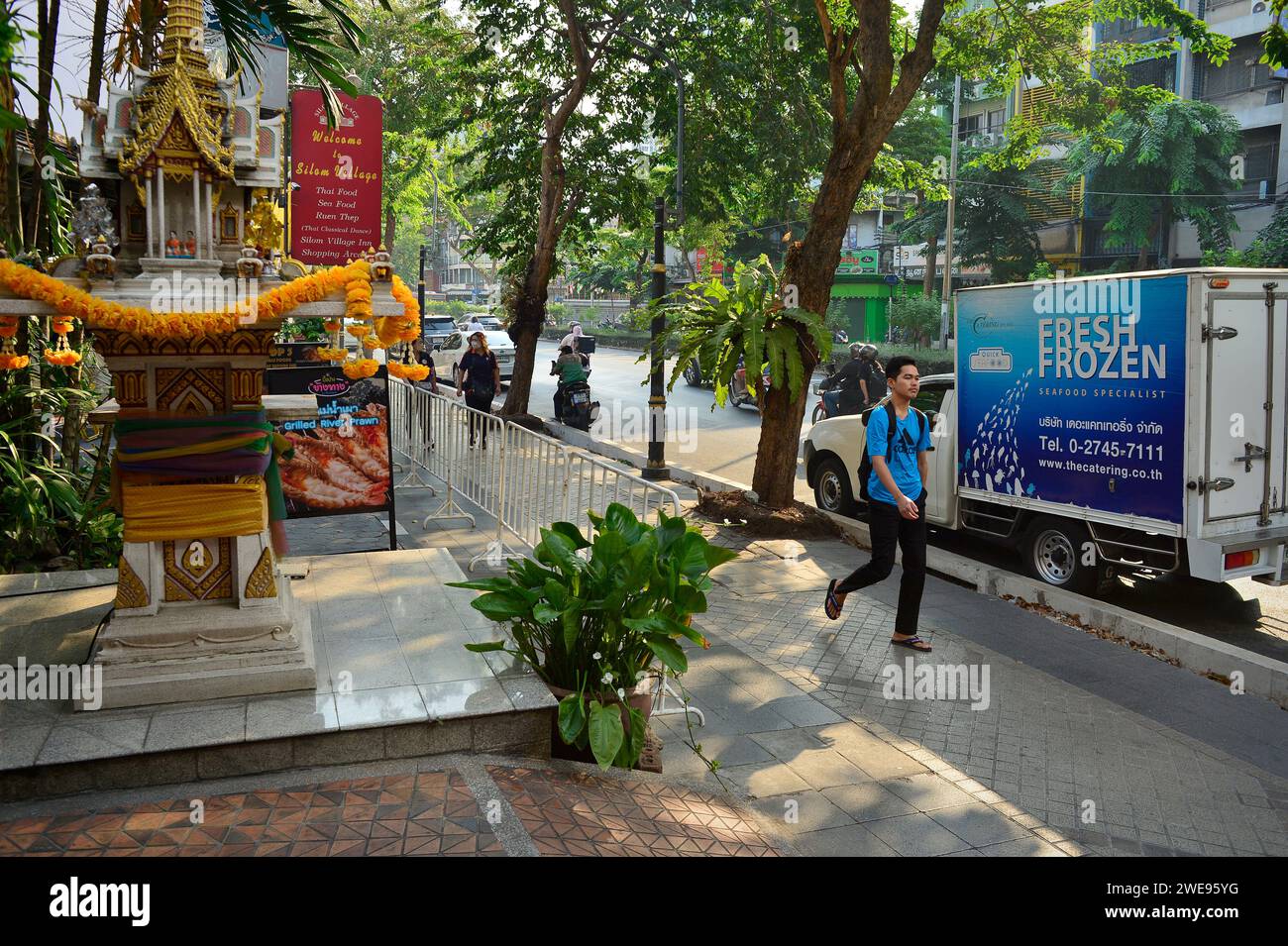 Silom road bangkok pedestrians hi-res stock photography and images - Alamy