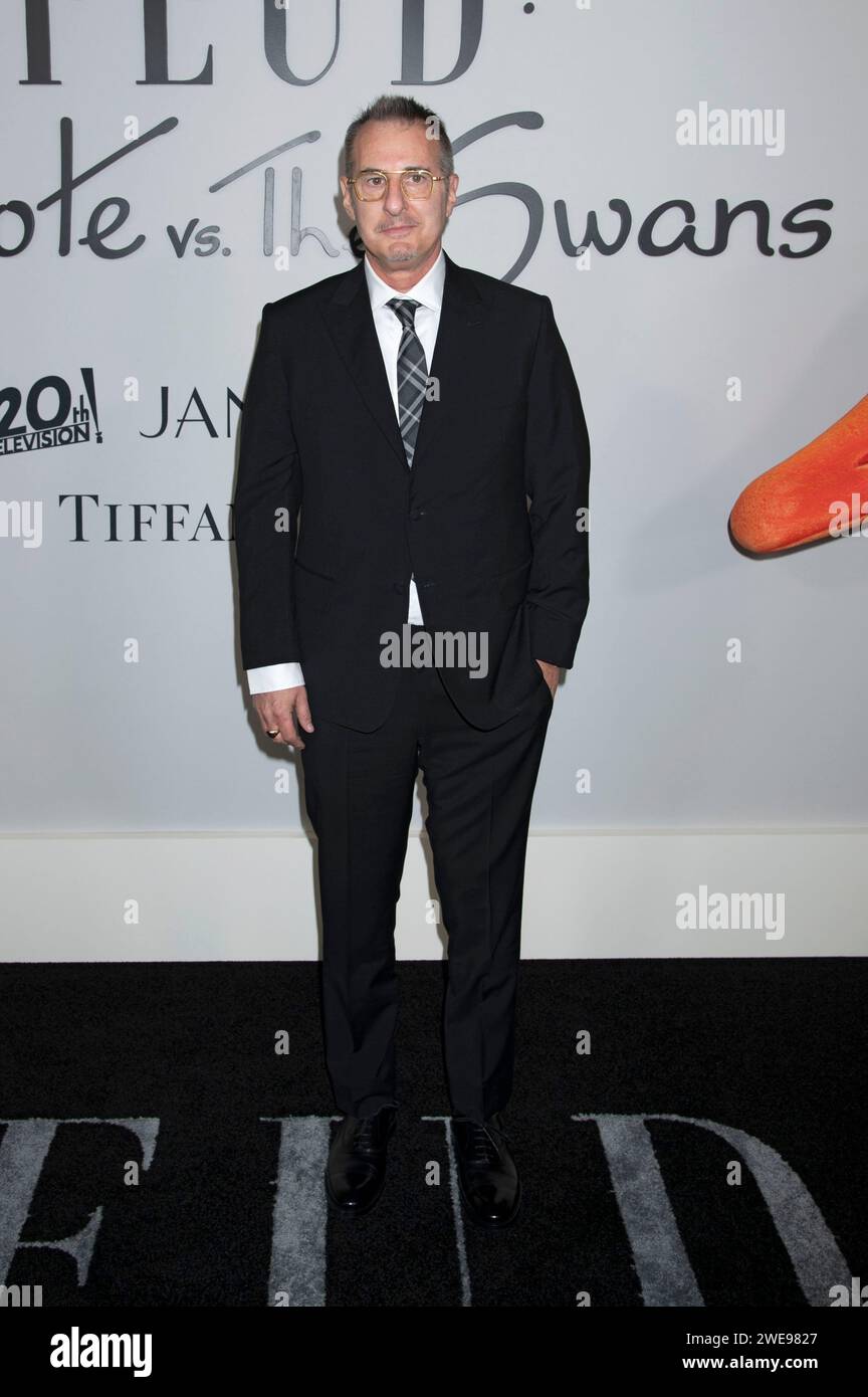 Jon Robin Baitz bei der Premiere der FX Serie 'Feud: Capote vs. The ...