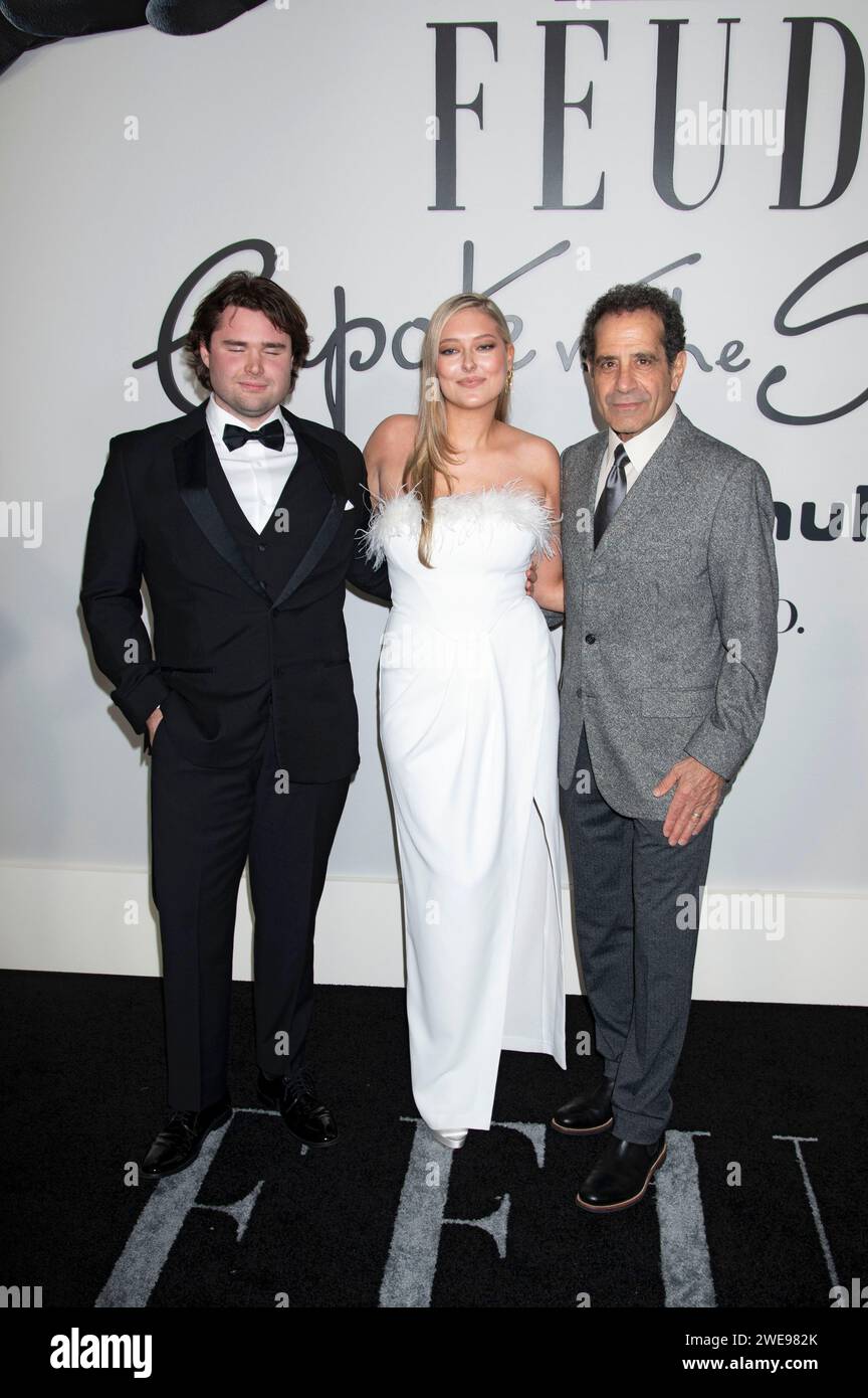 Gill Williams, Elinor Williams und Tony Shalhoub bei der Premiere der ...