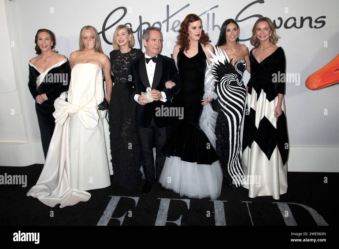 Diane Lane, Chloe Sevigny, Naomi Watts, Tom Hollander, Molly Ringwald ...