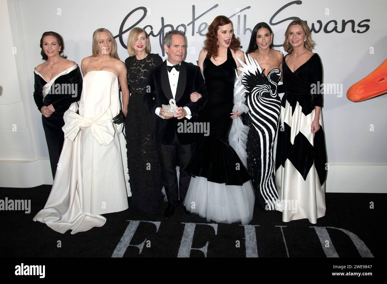 Diane Lane, Chloe Sevigny, Naomi Watts, Tom Hollander, Molly Ringwald ...