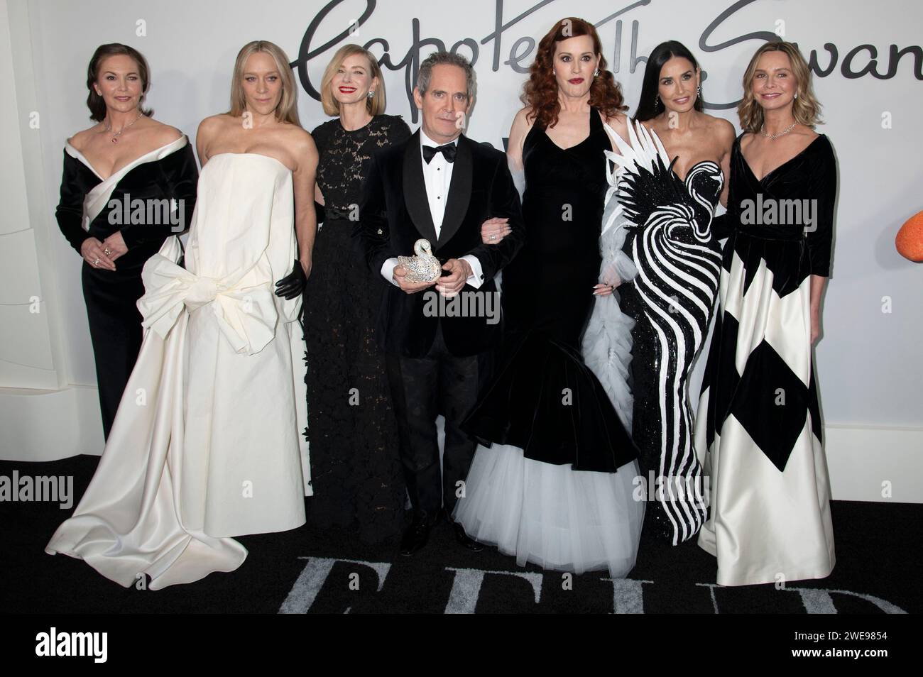 Diane Lane, Chloe Sevigny, Naomi Watts, Tom Hollander, Molly Ringwald ...