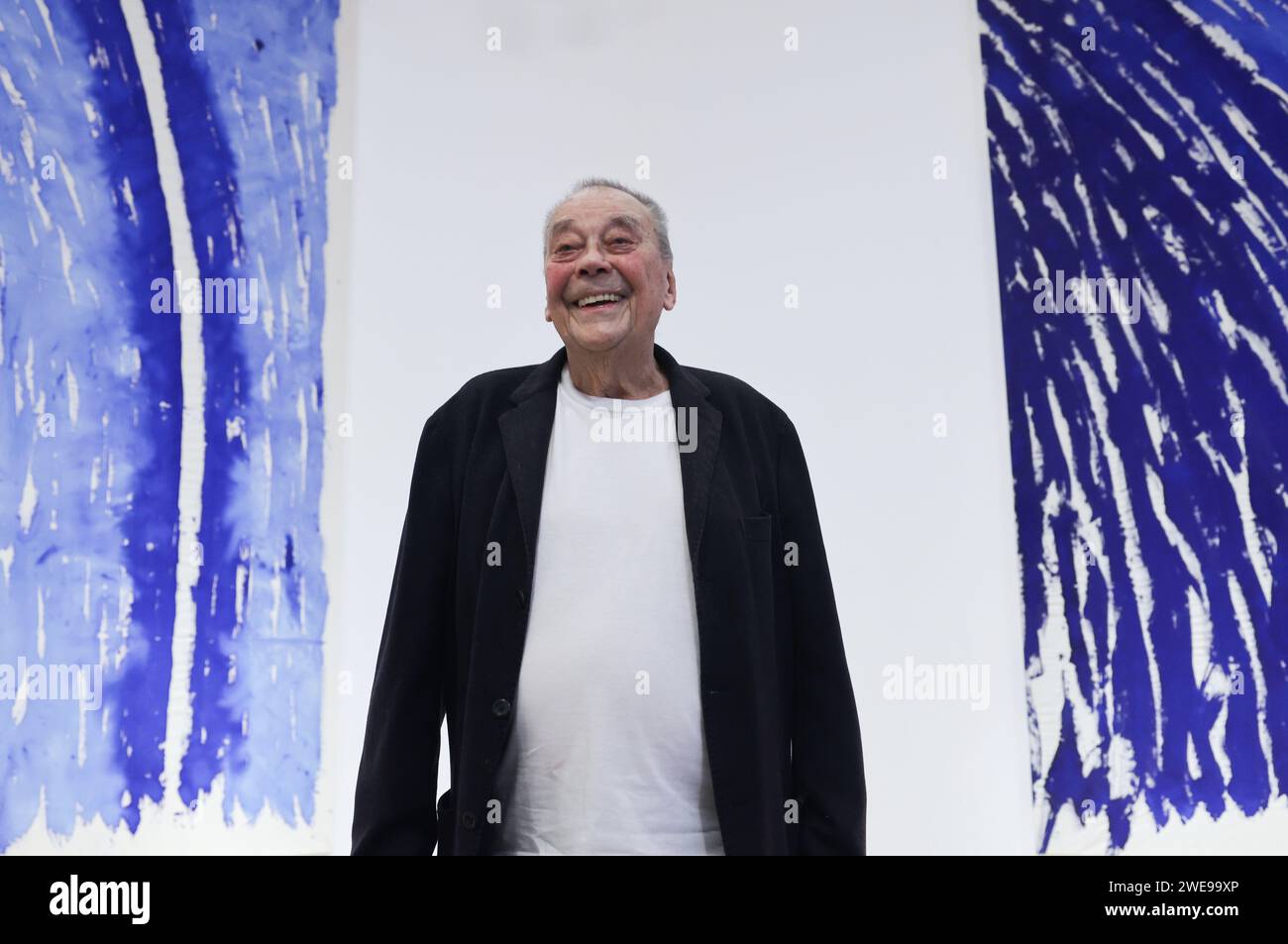 Duesseldorf, Germany. 24th Jan, 2024. The artist Günther Uecker is about to present a design for ...