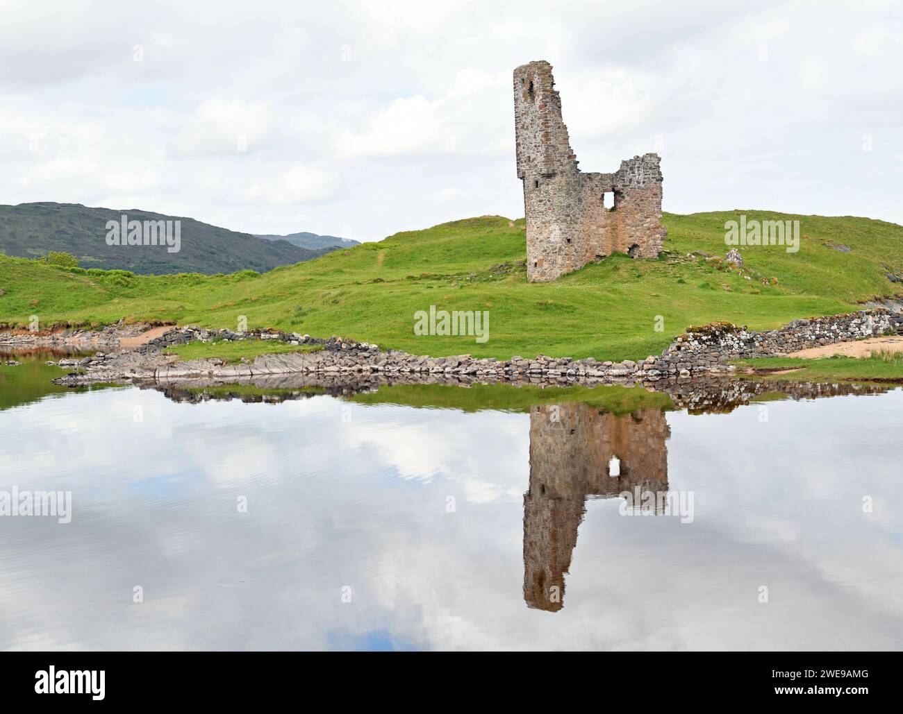 Present day ruins of Ardvreck Castle, Scottish Highlands Stock Photo ...