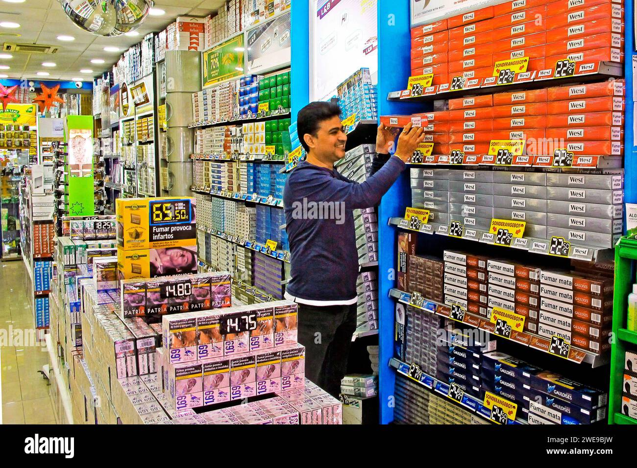 Einkaufsliste einkaufsliste hi-res stock photography and images - Alamy