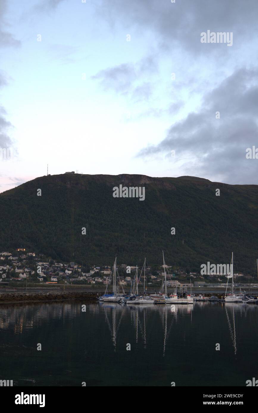 Harbor cable car hi-res stock photography and images - Alamy