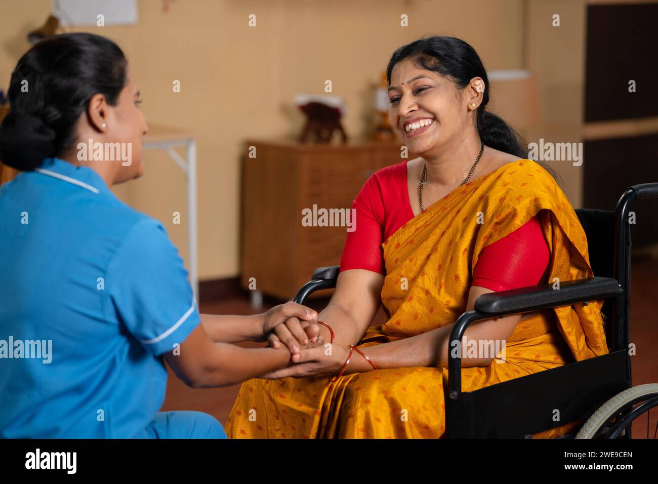 Understanding caregiver hi-res stock photography and images - Alamy
