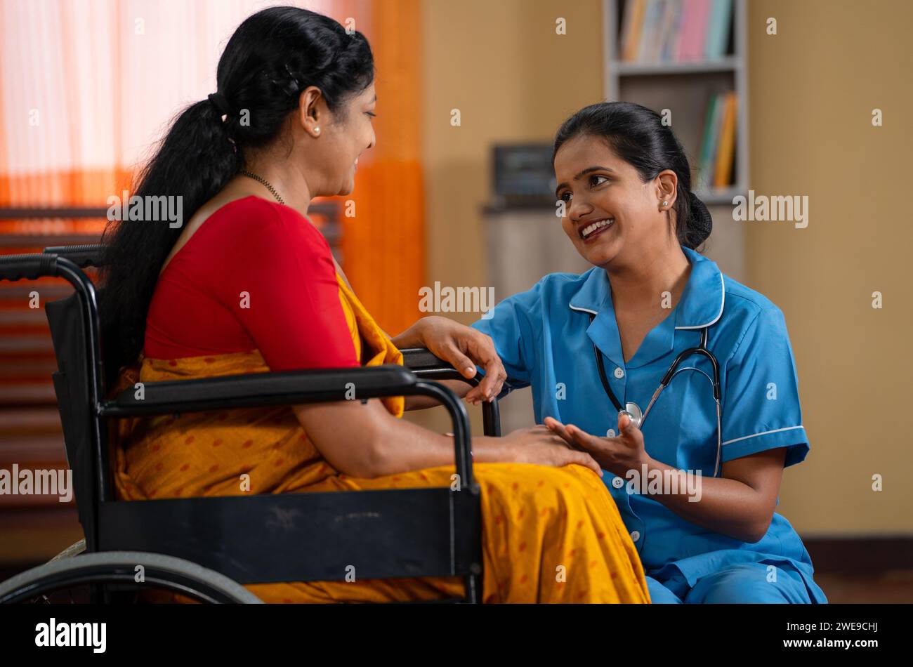 4k happy hospital patient talking hi-res stock photography and images ...