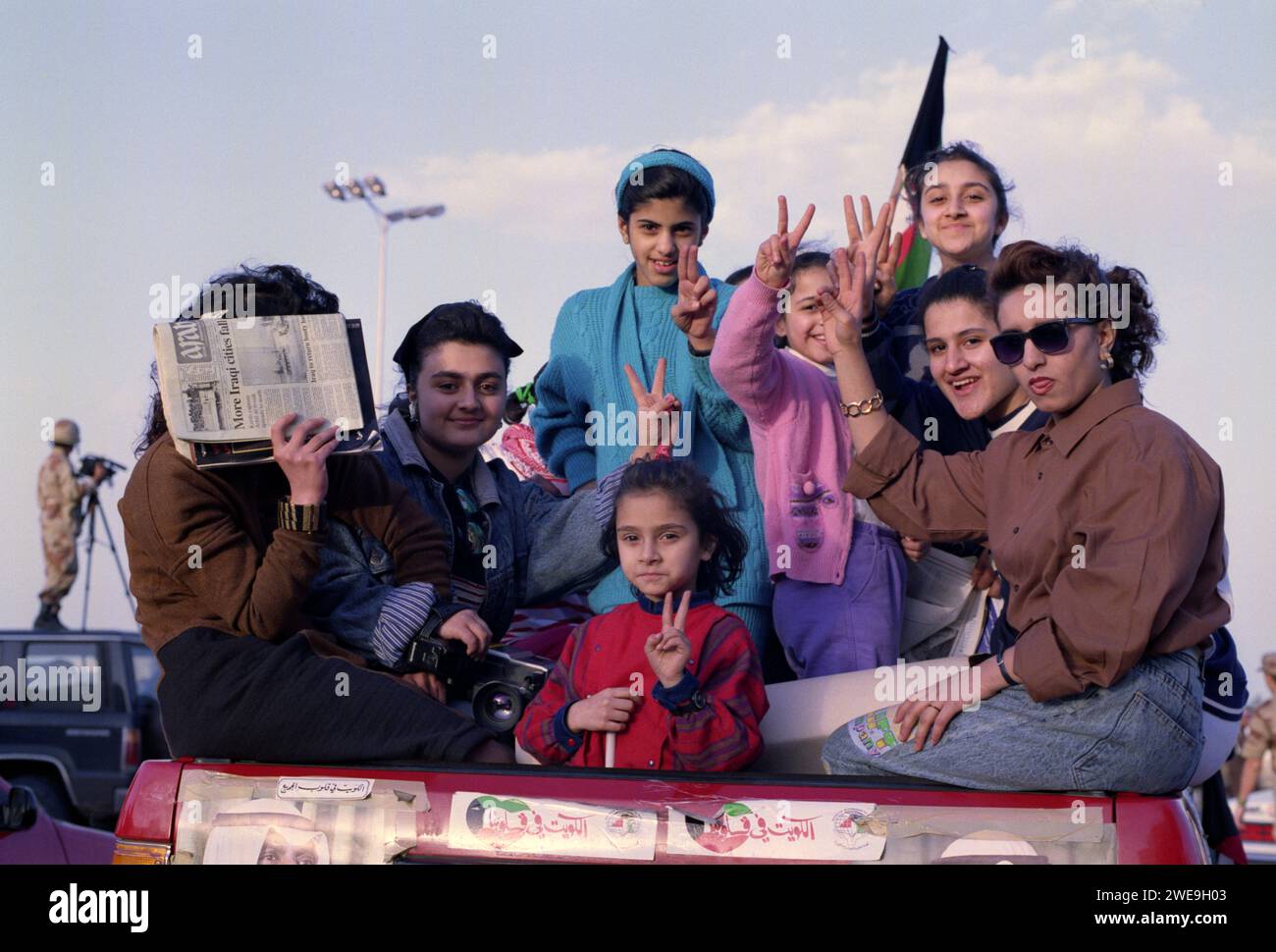 First Gulf War: 1st March 1991 Kuwaiti girls celebrate on the streets ...
