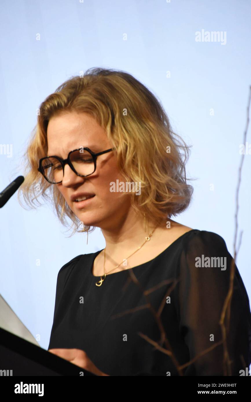 Lisa-Kathrin Foerstel Laudatorin fuer Katja Huber Schriftstellerin ...