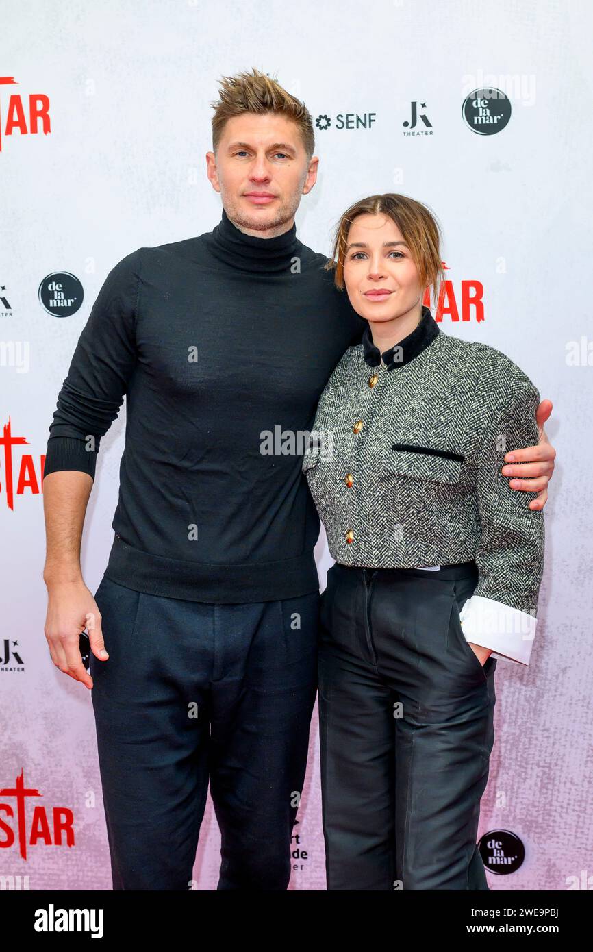 AMSTERDAM, 21-01-2024, DeLaMar Premiere Jesus Christ Superstar in het ...