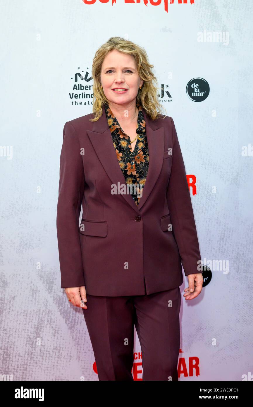 AMSTERDAM, 21-01-2024, DeLaMar Premiere Jesus Christ Superstar in het ...